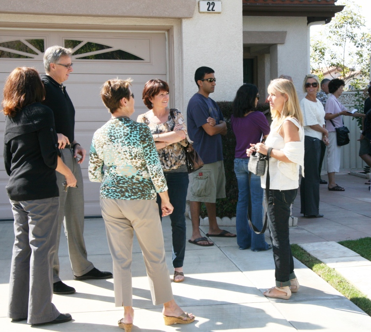Waiting For a Rental Room - Tenant Screening for Landlords, Owners and ...